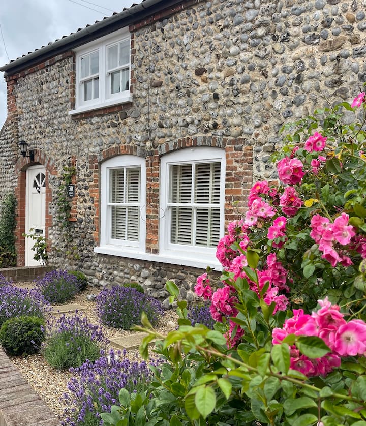 Charming Cottage In Northrepps, Cromer - クロマー
