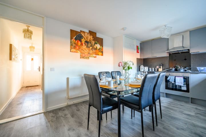 Cozy Double Room In Shared House - Leeds