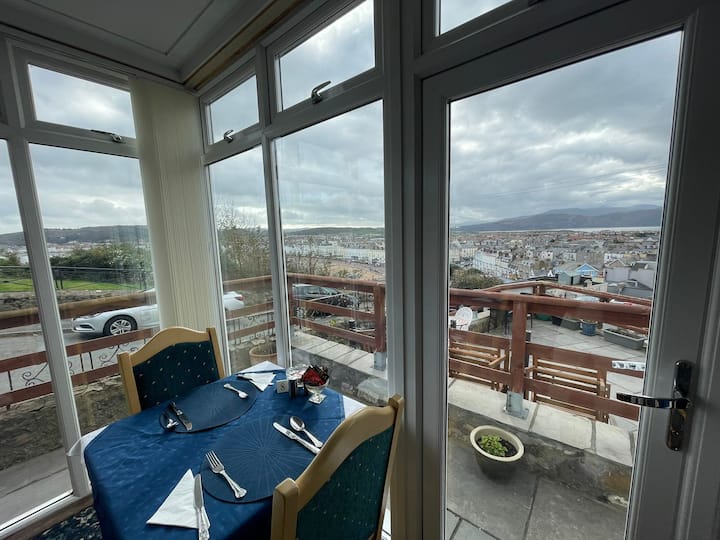 Headlands Hotel - 란디드노
