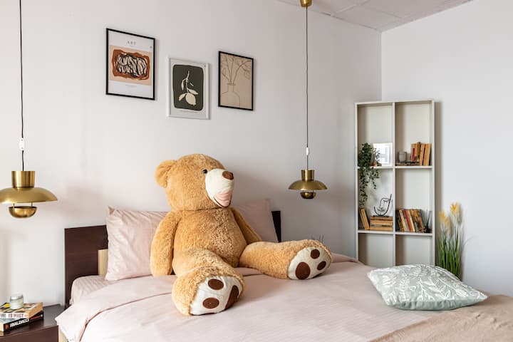 Sunlit Urban Nest - M&n Condos - Bucarest