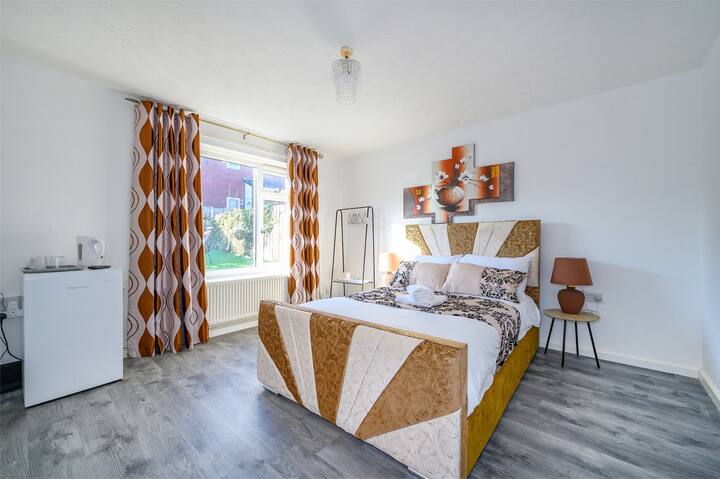 -Rdgs- For Your Relaxedcosy Stay/free Parking - Leeds