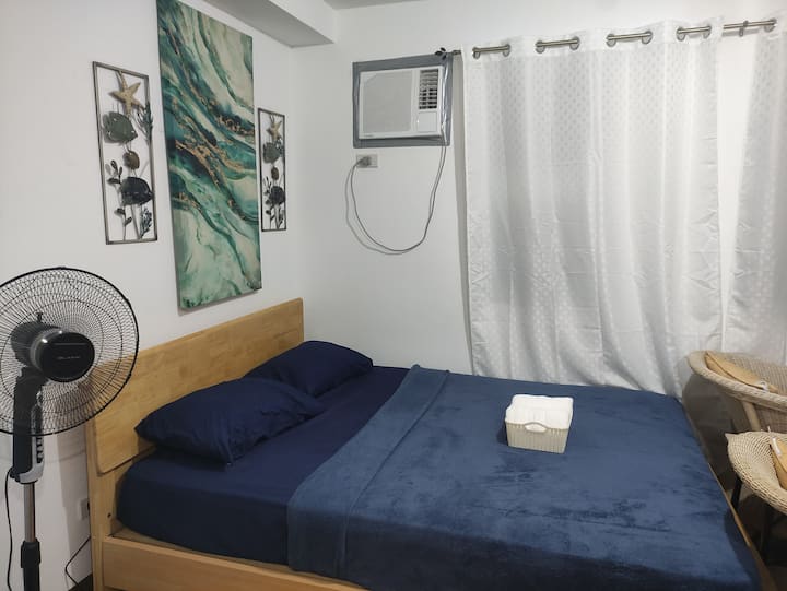 Studio Unit With City View - Las Piñas