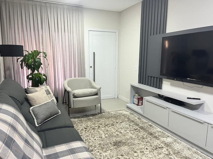 Casa Com Piscina, E 3 Suítes - Foz do Iguaçu