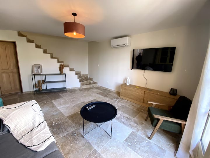 Maison De Village Climatisée Avec Terrasse, Garage - Malaucène