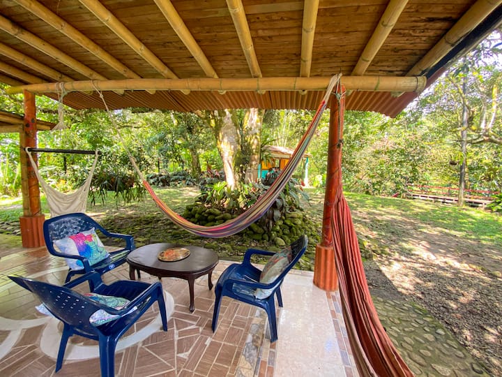 Habitación Grupal Con Desayuno Y Rio En San Carlos - San Carlos, Antioquia, Colombia