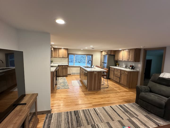 Newly Remodeled Upper Apartment. - Wausau, WI