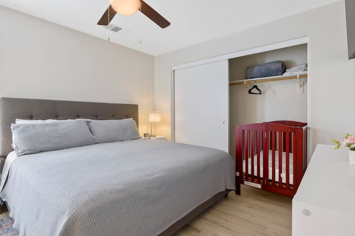 Pet-friendly, 3bd House Fire Pit - Visalia, CA