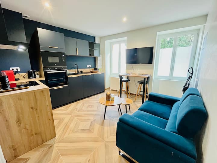 Cocon à Bourgoin Centre Avec Parking Privé - Bourgoin-Jallieu
