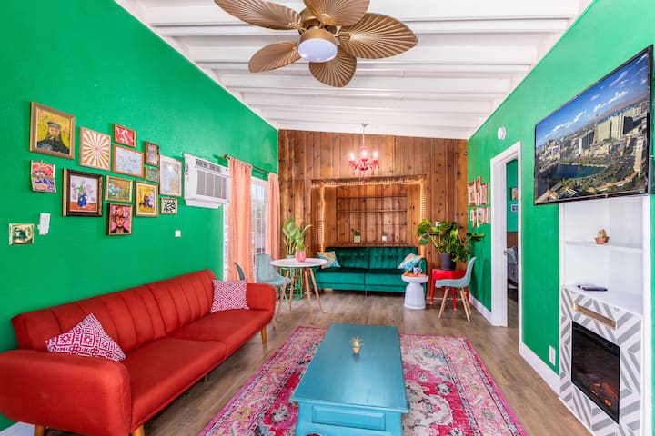 Cozy Downtown Las Vegas Home 2 - Las Vegas, NV
