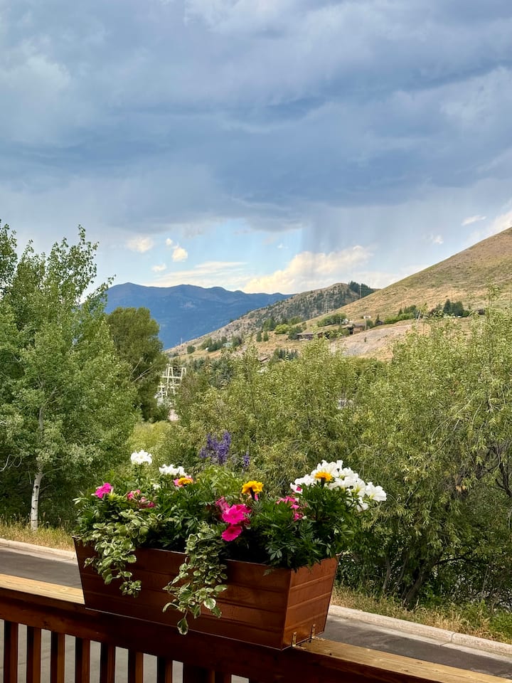 Luxury West - Jackson, WY