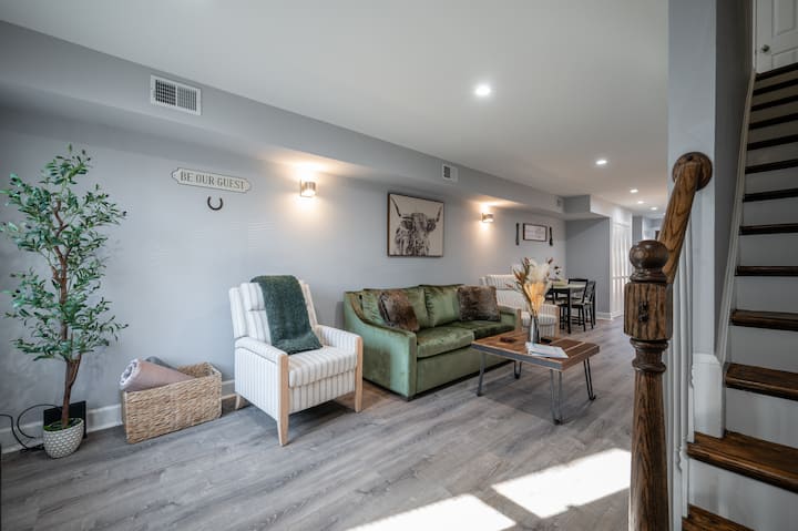 Off Street Parking Old Town Fenced Yard King Bed - Alexandria, VA