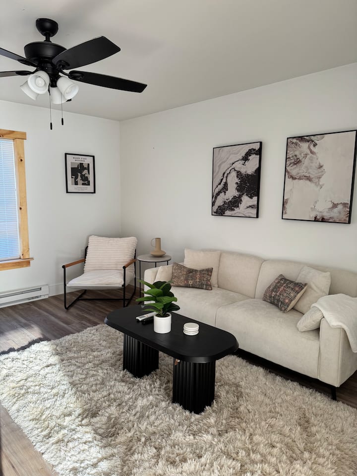 Apartment 5 Min From Downtown - Bangor, ME