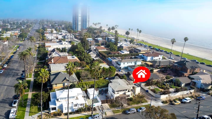 Vibrant Coastal Gem • Pet Friendly & Steps To Sea - Long Beach, CA