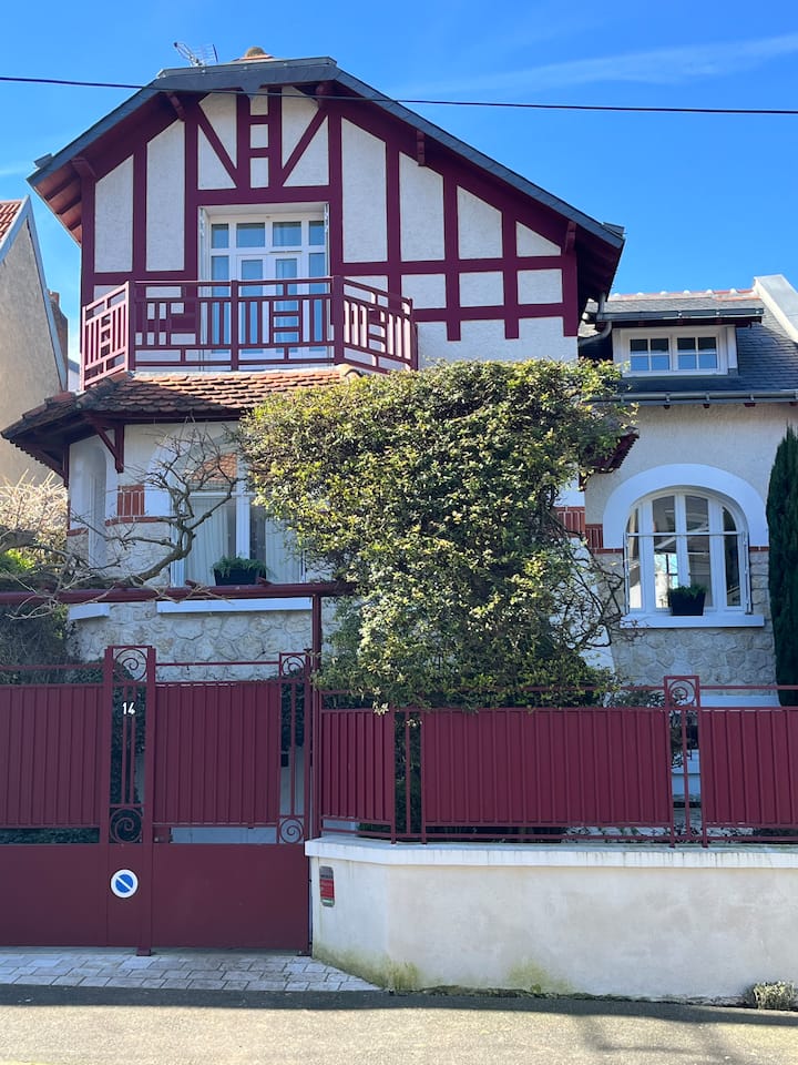Tours, Maison De Charme, Année 20. - Tours