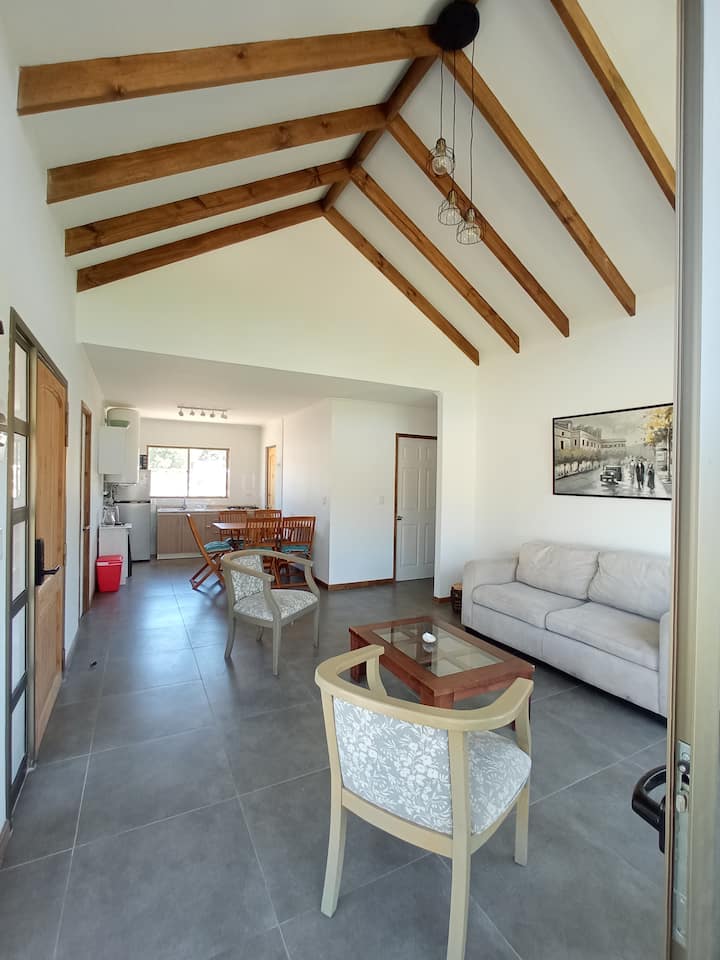 Cómoda Cabaña, Piscina Privada - Quillón