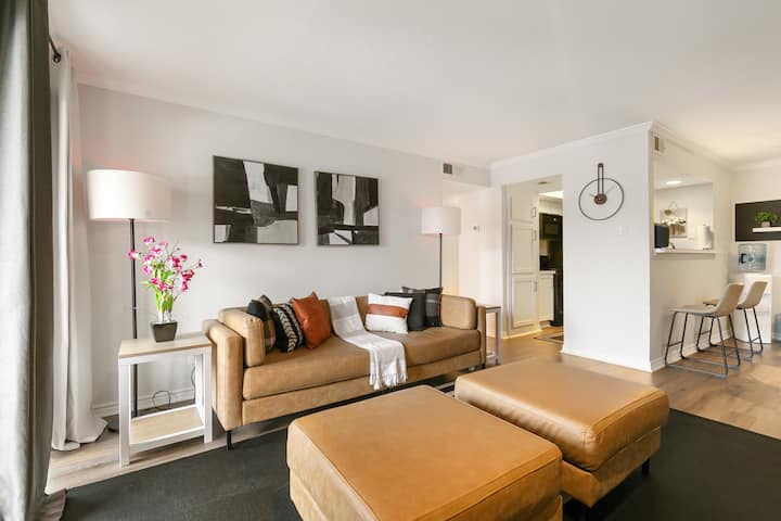 Urban Ember | King Bed | Free Parking And Water - Dallas, TX