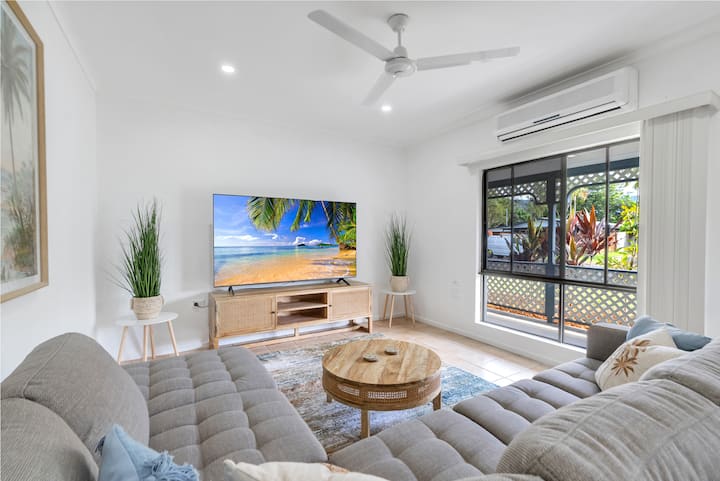 Casa Del Mar—poolside Retreat Near Trinity Beach - Trinity Beach