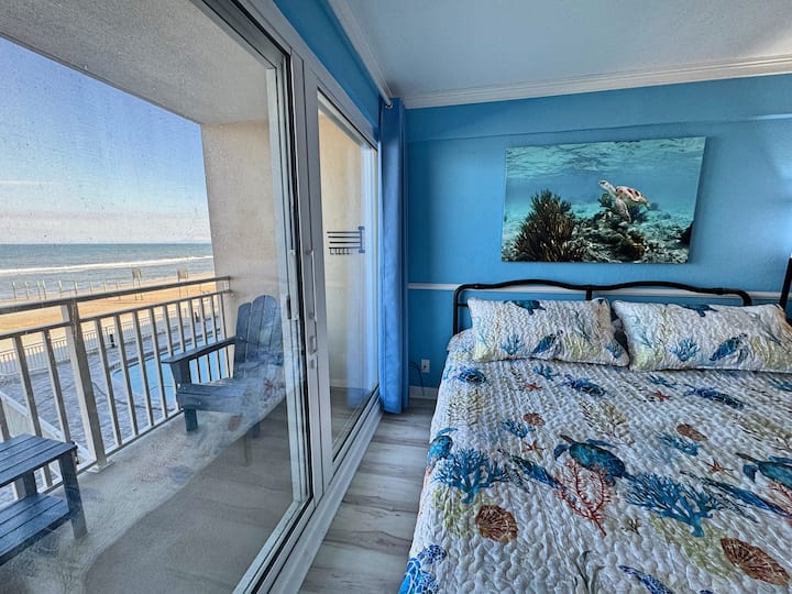 The Blue Turtle, 217: Right On The Beach - Daytona Beach, FL