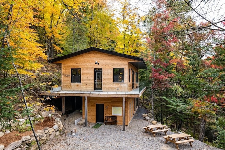Savanë House: Mountain Side Home + Cabin - Mont-Tremblant
