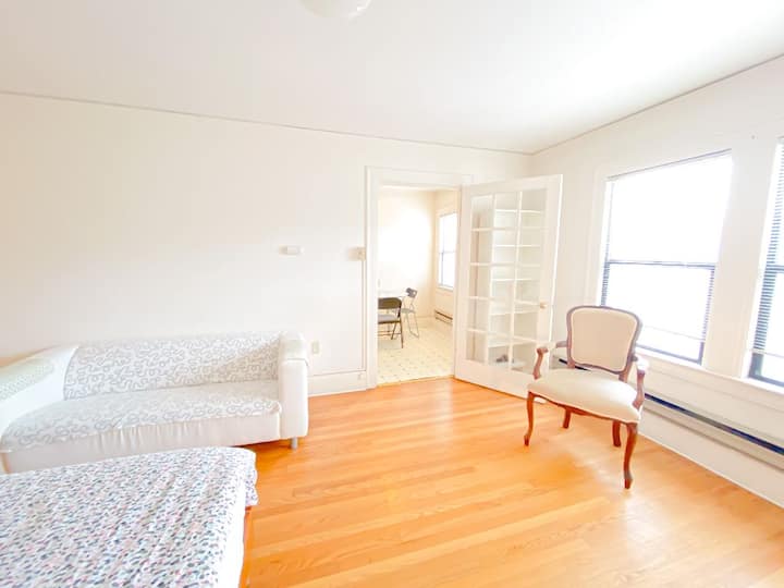 Within 3 Minutes Walk To Uw Campus & Stores (201) - Seattle, WA