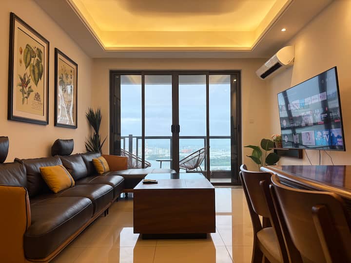R&f Top Floor 3br Apartment Near Ciq - Woodlands