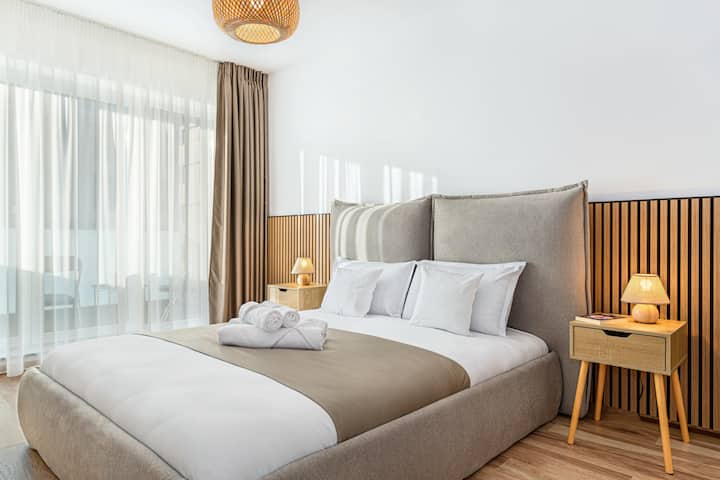 Adara Suite With Parking |  Tractoru Coresi - Brașov