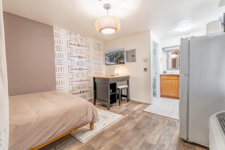 Trendy Studio: Chic Modern Hideaway! - Reno, NV