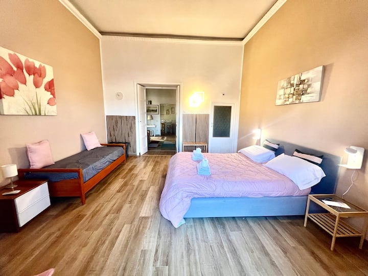 " Victoria Domus " - Naples