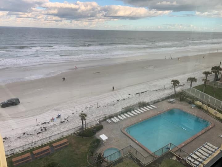 Condo Daytona Beach Right On The Sand#711 - Daytona Beach Shores, FL