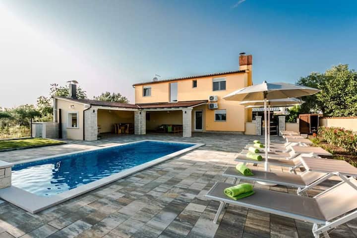 Casa Risolina 10pax-private Pool - Fasana