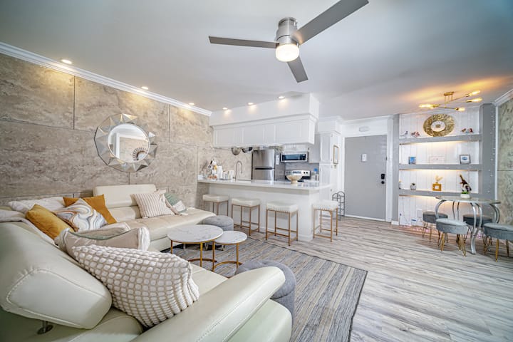 Austin's Lil Posh Pad - Austin