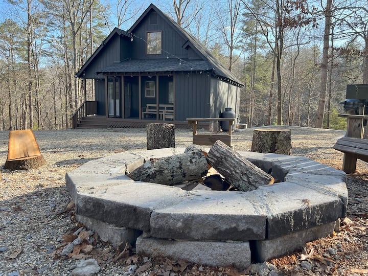 Mtn Retreat W/ Fire Pit & Games - Ellijay, GA