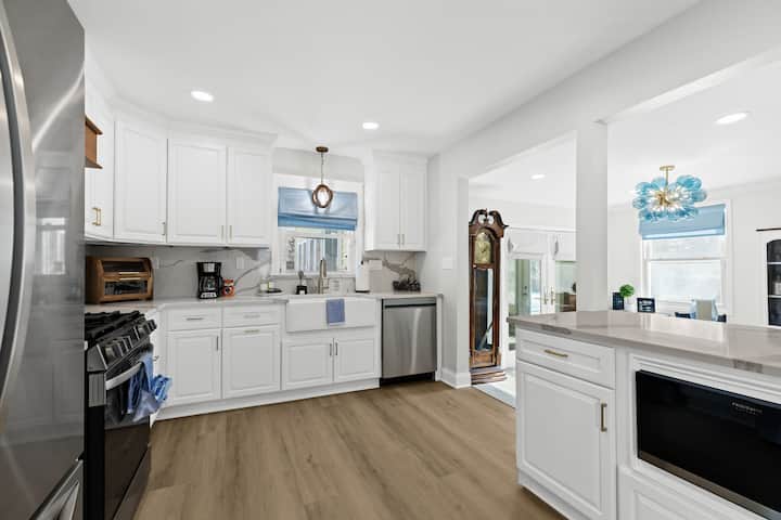 Cozy Downtown Oxford Lakefront Oasis W/ Game Room - Lake Orion, MI