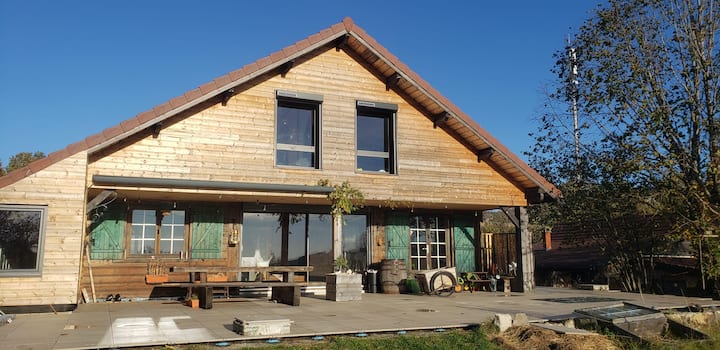 Chalet Proche Cascades Avec Vue Dégagée - Jura