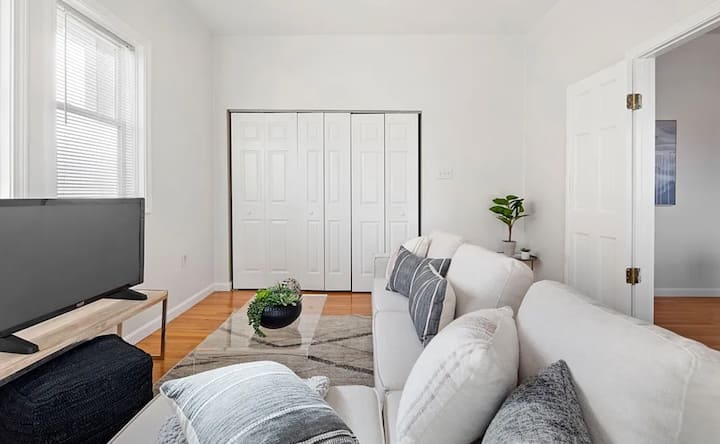 2 Bed Near Harvard Square - Boston, MA