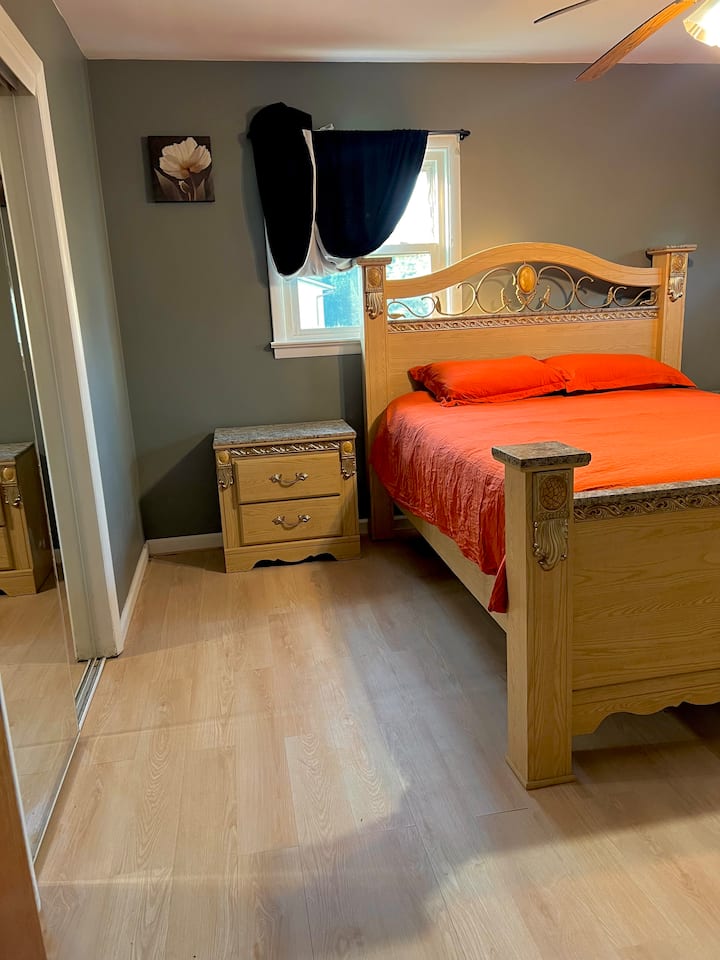 Private Cozy Room With Tv - Bethlehem, PA