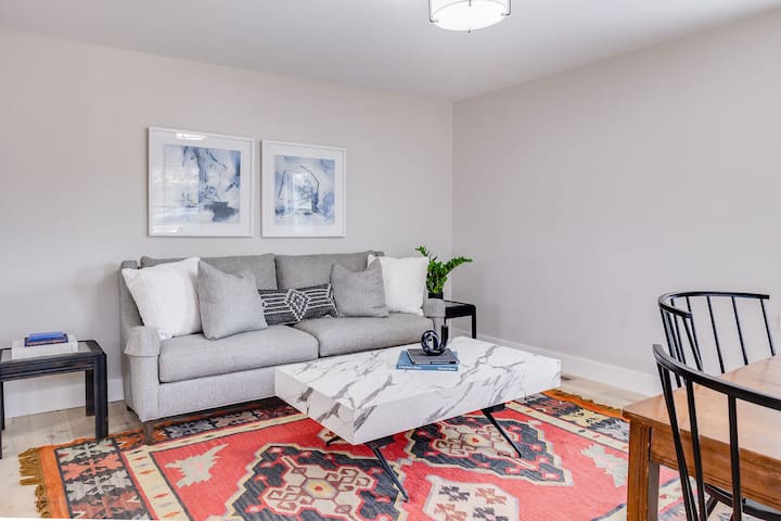 Affordable, Fresh & Cozy | 3 Br - Neyland Stadium Knoxville