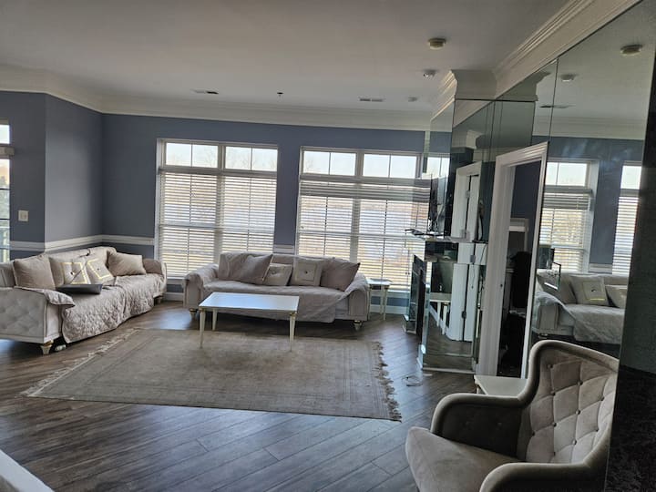 Charming 2b/2ba River View Condo - Woodbridge, VA
