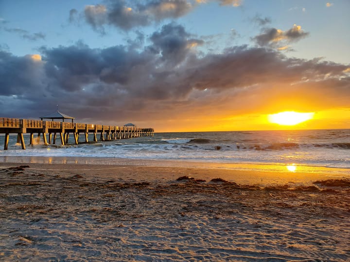 One Floor 3 Bed. Walk To Beach - Jupiter, FL
