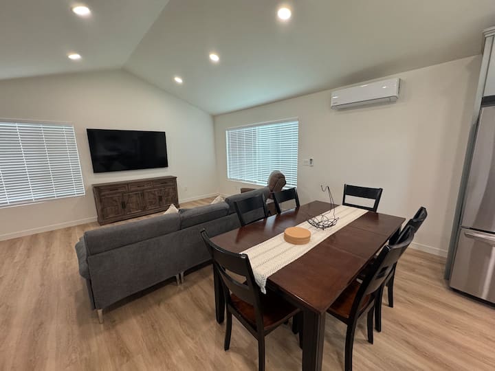 Entire 2bd2bh House(new) - San Diego, CA