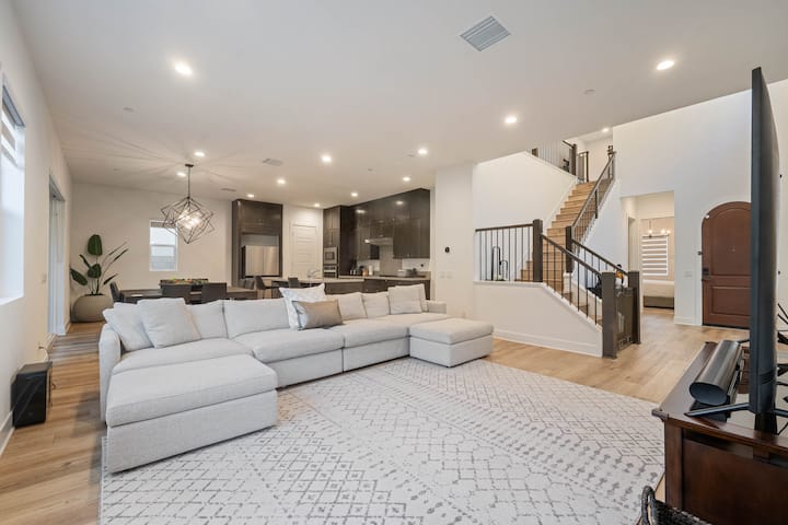 185 - Stunning New Modern Upscale Home - Santa Clarita, CA