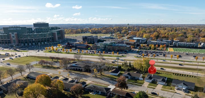 Stone Throw From Lambeau - Green Bay, WI