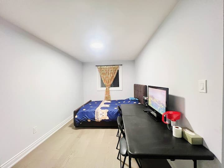 Little Asia Motel Style Upstairs Room #3 - 마크험