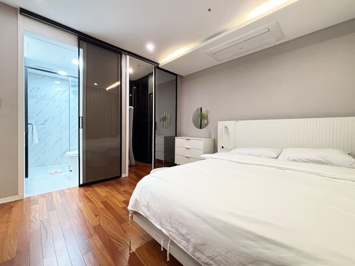 Zizel Premium_최대3명/ 더블침대 1개/ 침실1개/거실 침실 분리형 - Seúl