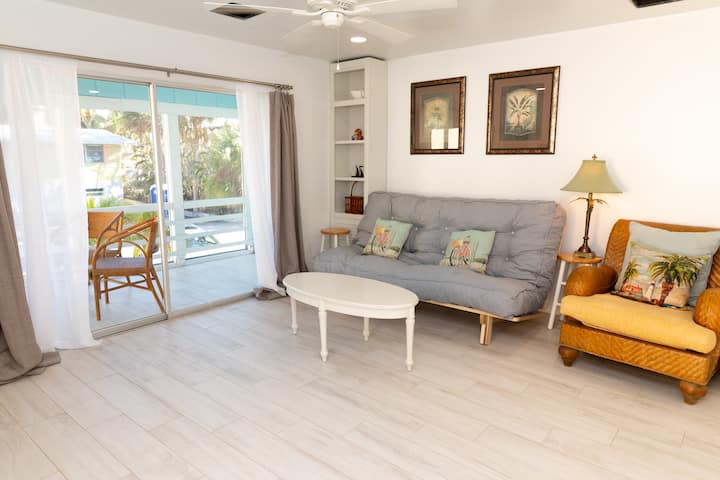 Short Walk To Beach! - Fort Myers Beach, FL