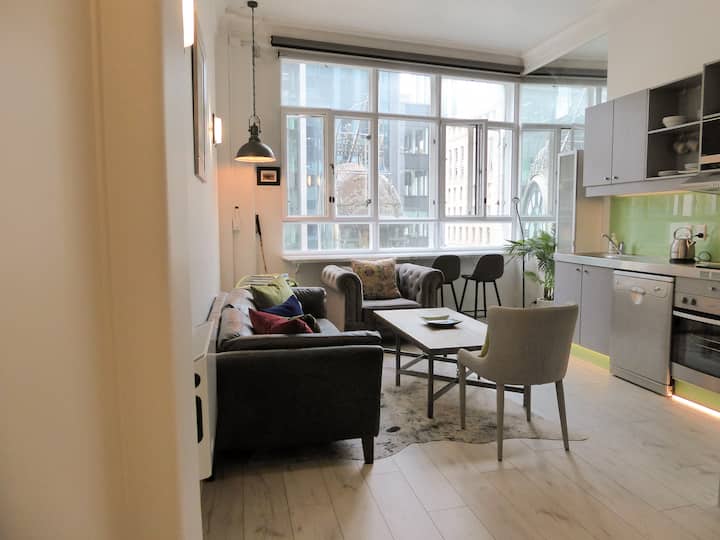 Vintage Meets Vogue (With Car Park Special) - Auckland