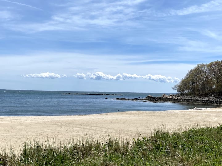 Beachfront Cottage - Old Saybrook, CT