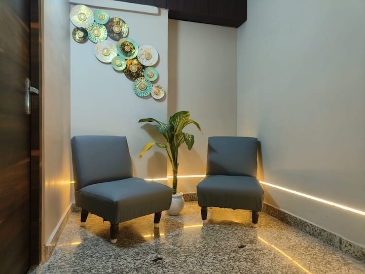 Entire 6 Room Stay Near Sealdah | Family/group - Kolkata