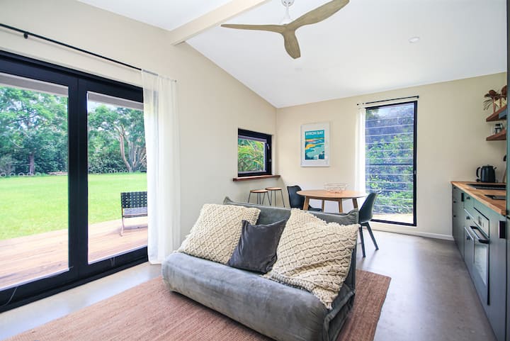 The Pool House Hinterland Cabin - Ocean Shores