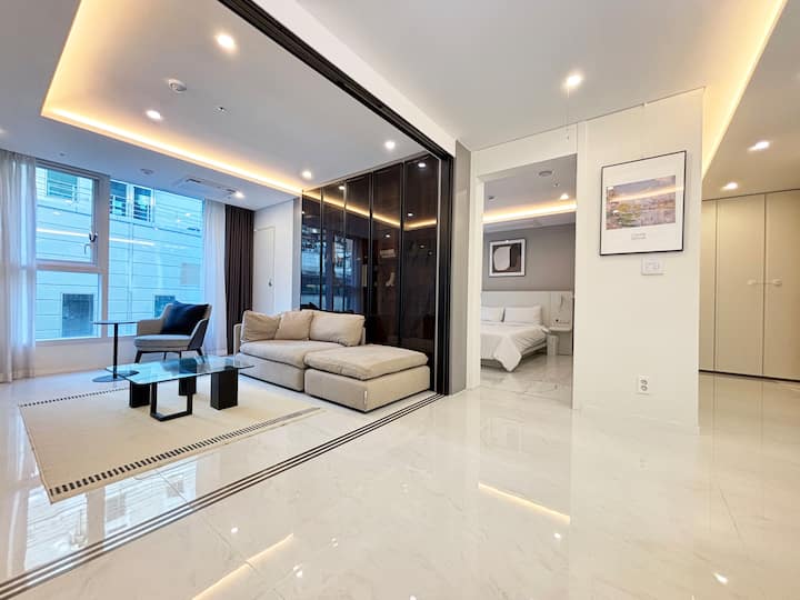 {Essence Of Seoul}최대3명/침실1개/킹침대1개 거실 분리형 - Seoul